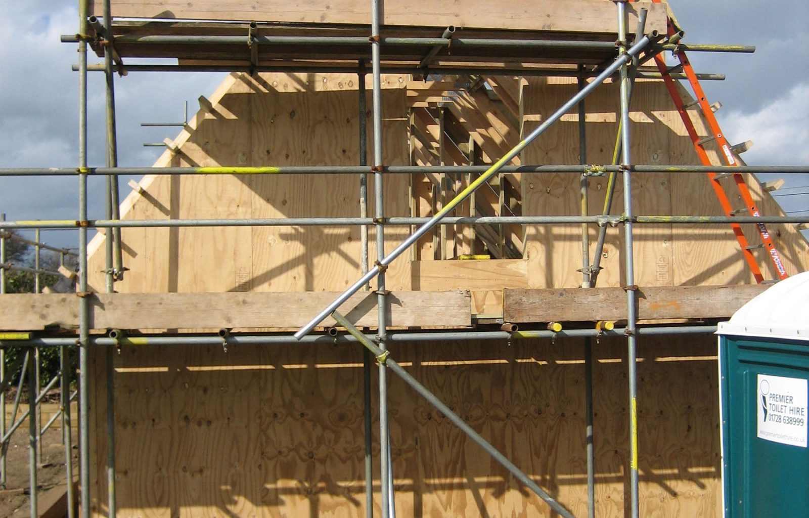 Timber Cartlodge Construction - Roger Gladwell Timber Frame Construction