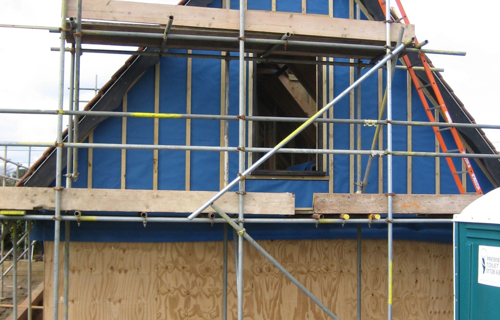 Timber Cartlodge Construction - Roger Gladwell Timber Frame Construction