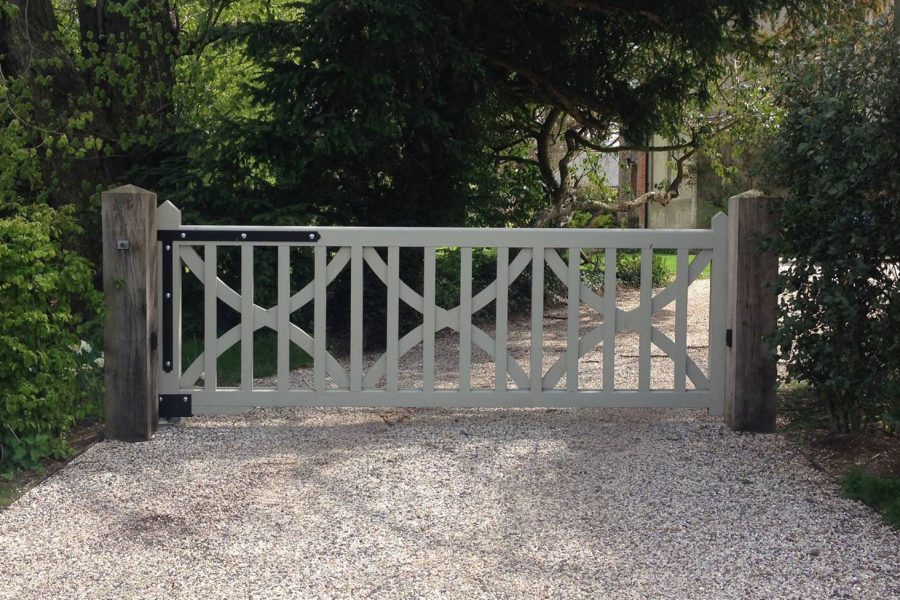 Curve Top Gate - Roger Gladwell Timber Frame Construction