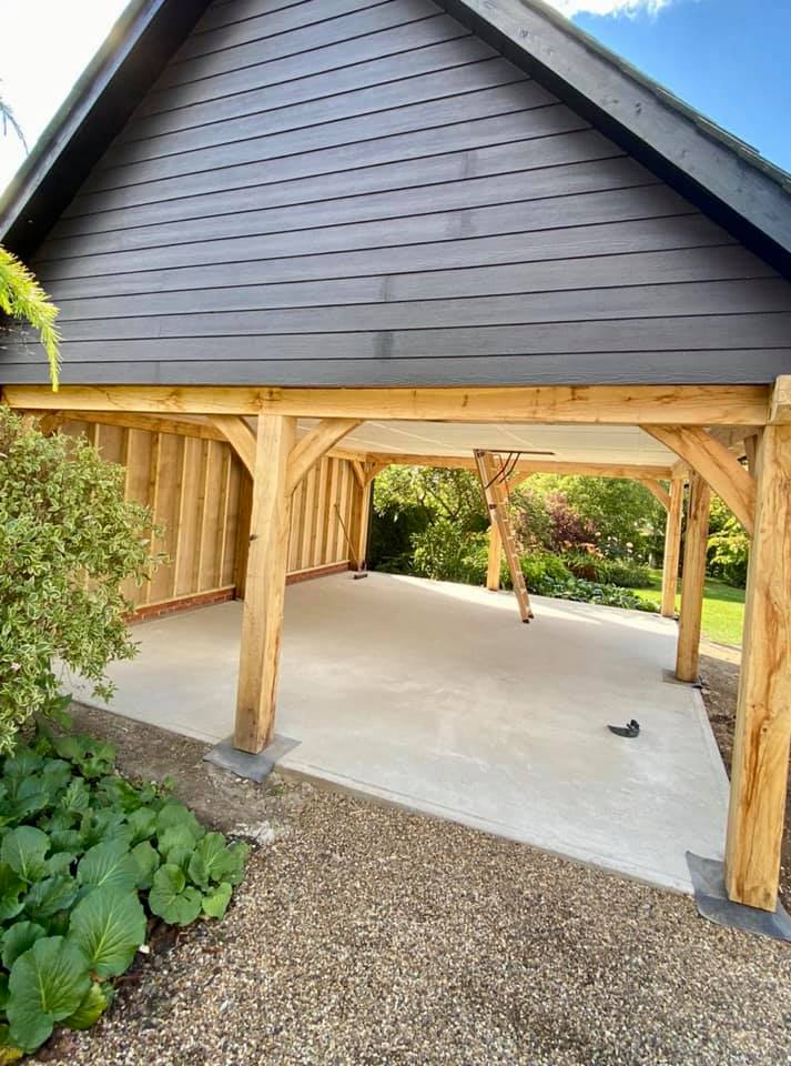 Open Bay Cartlodge - Roger Gladwell Timber Frame Construction