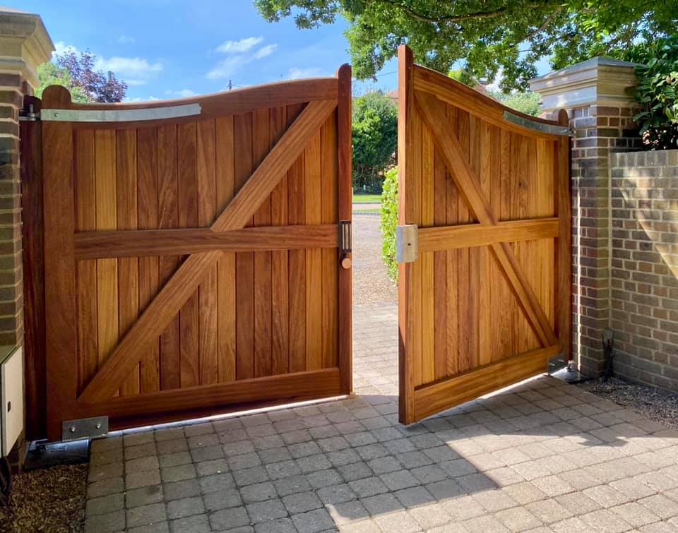 Automated Security Gates - Roger Gladwell Timber Frame Construction