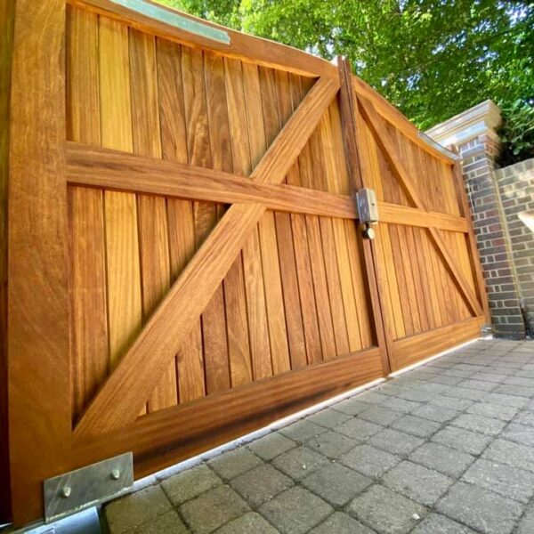 Automated Security Gates - Roger Gladwell Timber Frame Construction