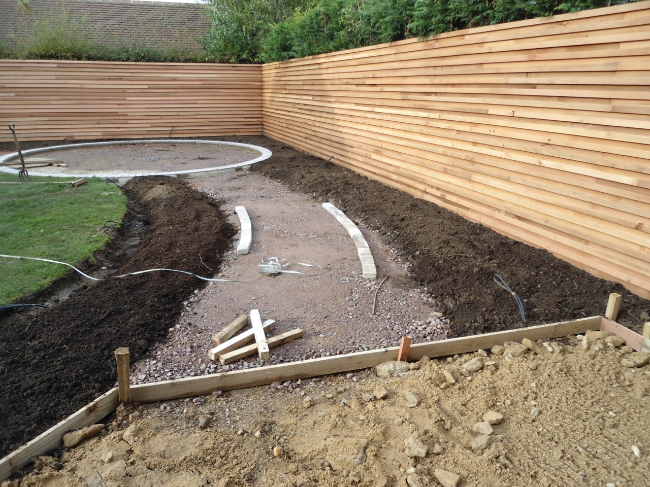 Round Lawn Construction - Roger Gladwell Landscape & Design