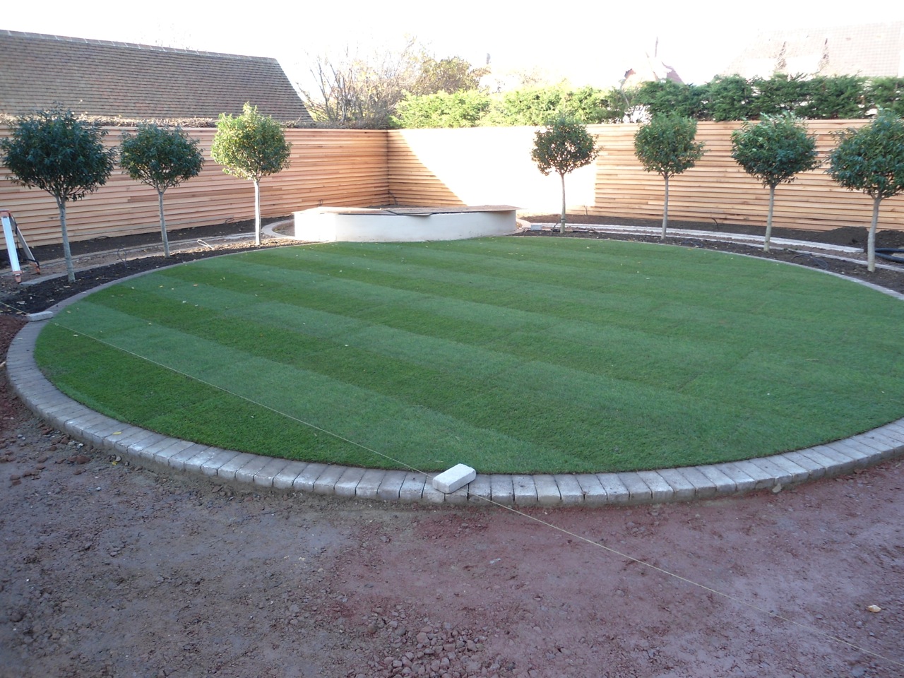 Round Lawn Construction - Roger Gladwell Landscape & Design