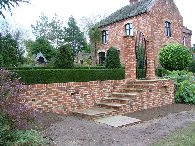 Brickwork and Flint panel - Roger Gladwell Landscape & Design